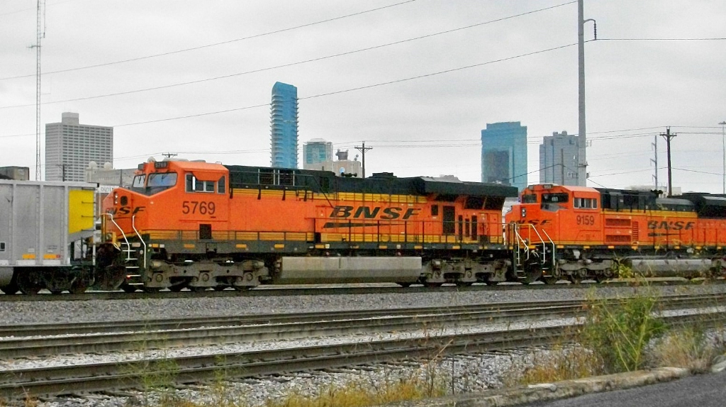 BNSF 5769